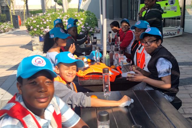 Canal Clean Up for World Clean Up Day – The Little Optimist Trust